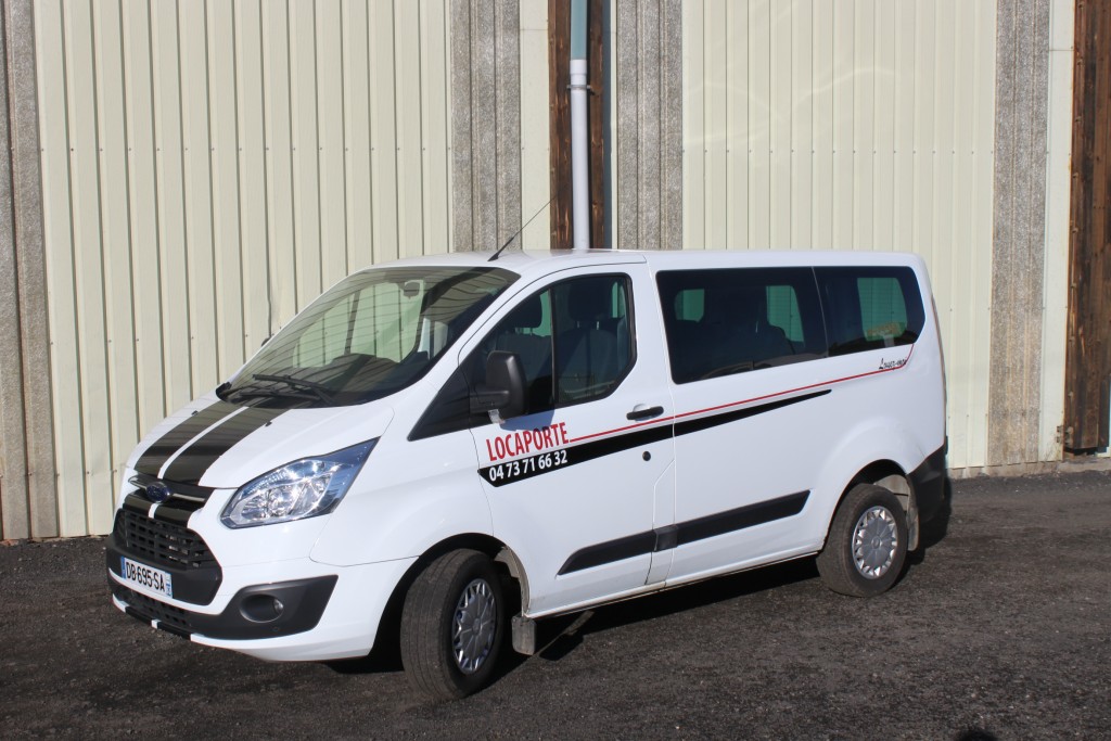 Locations Mini Bus HYBRIDE 9 Places à Issoire (63500) avec LocaPorte